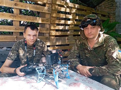 КоЛеСо Це Василь та Ден інструктори тактичної медицини нашого центру Віднедавна вони беруть