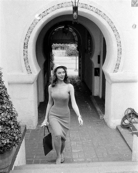 ᴀʀᴛ ʟᴏᴠᴇ ʀᴇᴛʀᴏ On Instagram “model Vikki Dougan Photographed By Ralph Crane For Life