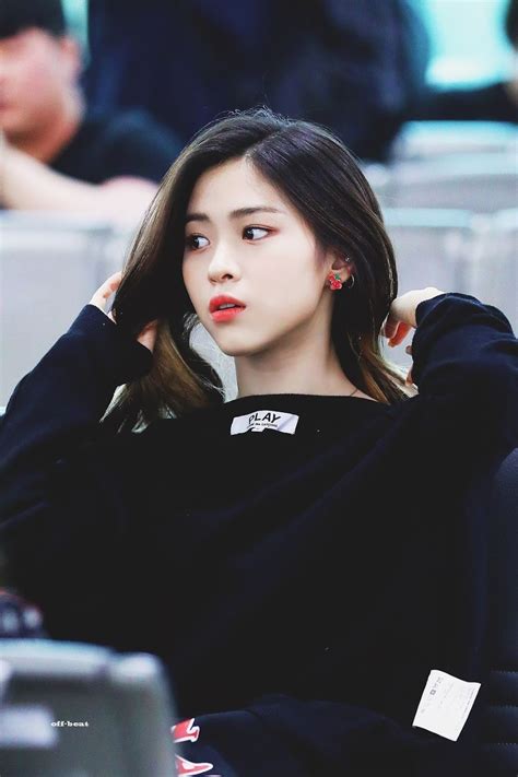 ITZY Lia S Cooking Style Once Made Ryujin Speechless Koreaboo