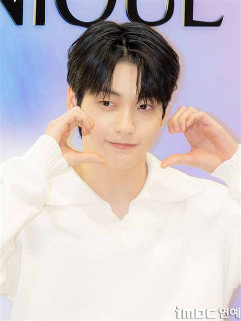 [포토] 투바투 수빈 만찢남의 하트