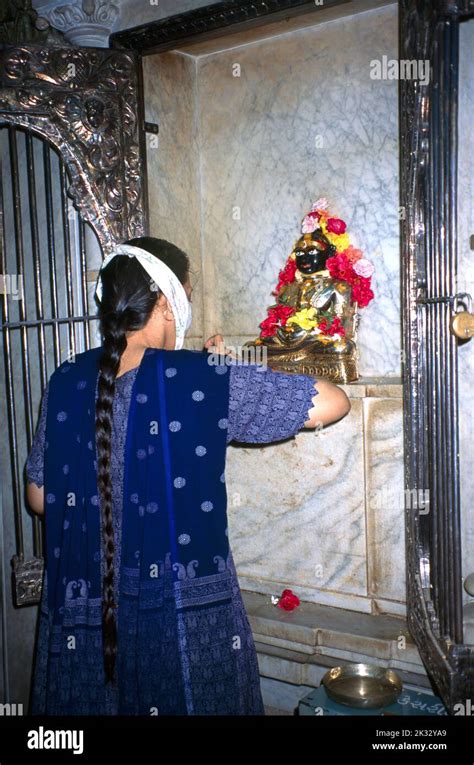 Mumbai Formerly Bombay India Adishwarji Jain Temple Worshipping Jain Idol Scarf Over Mouth