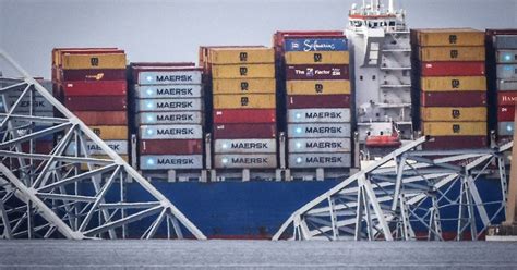 화물 컨테이너 선 충돌로 폭삭 무너진 볼티모어 교량