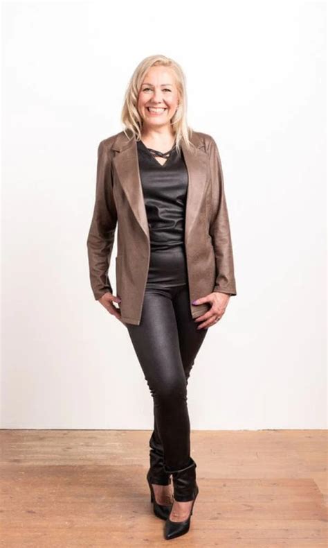 Muotitorppa Bleiseri Tazzia Onlinestore