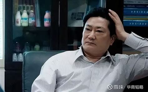 曾经年入30亿的民族品牌突然倒塌，原因至今扑朔迷离 文 华商韬略 600 2023年3月，随着湖南株洲公安局原副局长凌娅的投案自首，13年