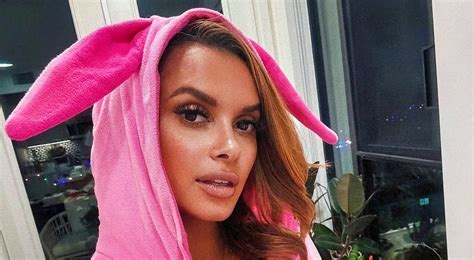 Photos Fox Sports Joy Taylor Had Fans Drooling After She Dressed As A Naughty Bunny For Christmas