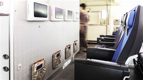 What Is The Bulkhead On A Plane And Should You Sit There
