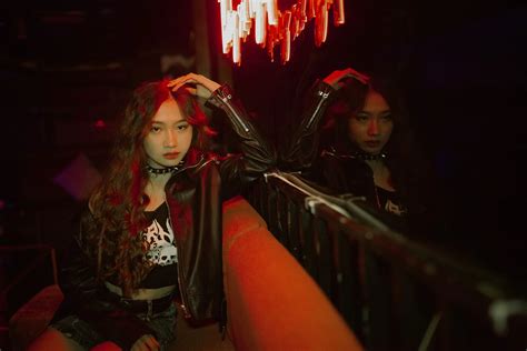 Idées De Tenue Pour Une Soirée Chic Détail Choc