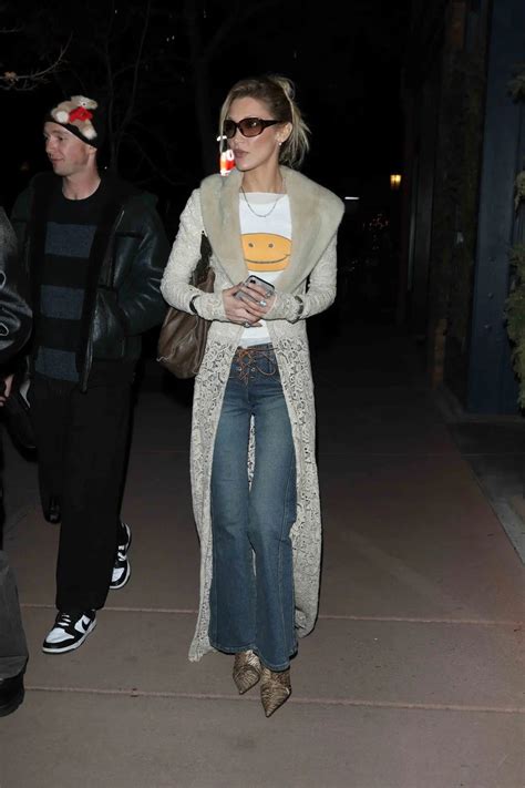 Bella Hadids Lace Up Low Rise Jeans Take Things Back To The Early 2000s