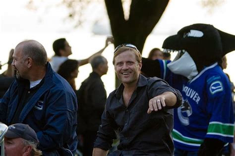 Q And A With Former Nhler Cliff Ronning The Hockey Writers Nhl News