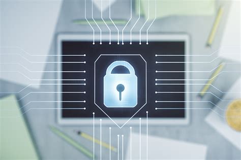 잠금 기호 및 마이크로 회로 일러스트와 배경 상단 보기에 현대 디지털 태블릿 창조적 인 아이디어 개념 보호 및 방화벽 개념 다중 노출 0명에 대한 스톡 사진 및 기타 이미지