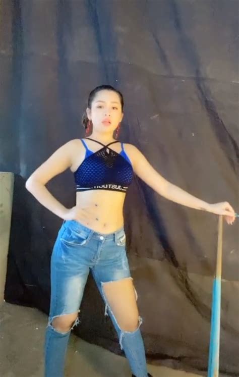 Sexy ကျလွန်းတဲ့ အမိုက်စားကကွက်လေးတွေက ရင်ခုန်လှိုက်မောဖွယ် ညို့အားပြင်းနေတဲ့ ဆောင်းယွန