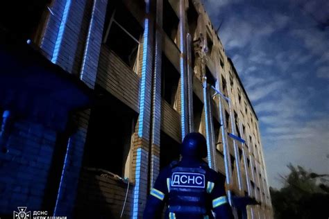 Ворог атакував будинки українців є руйнування з під завалів рятували людей МЕТА