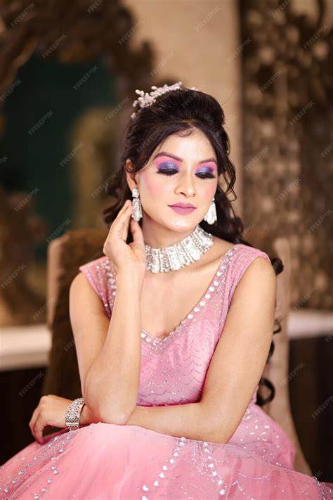 Premium Photo Girl Showing Her Desi Dress Shoot