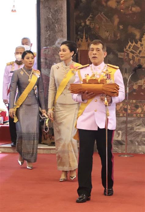 Photo Gallery ในหลวงทรงบำเพ็ญพระราชกุศลถวายผ้าพระกฐิน ณ วัดพระเชตุพนฯ เป็นวัดที่สอง