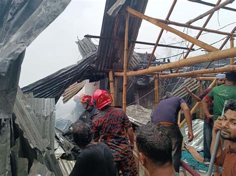 কড়াইল বস্তিতে আগুন নিয়ন্ত্রণে কাজ করছে ৮টি ইউনিট জাতীয়