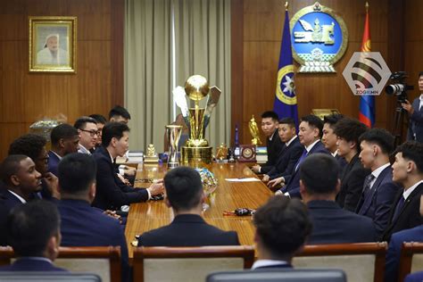 ЕРӨНХИЙЛӨГЧ “ХАСЫН ХҮЛЭГҮҮД” БАГИЙНХНЫГ ХҮЛЭЭН АВЧ УУЛЗЛАА