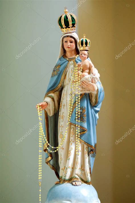 Estatua De La Imagen De Nuestra Señora Del Rosario Del Santo Rosario O