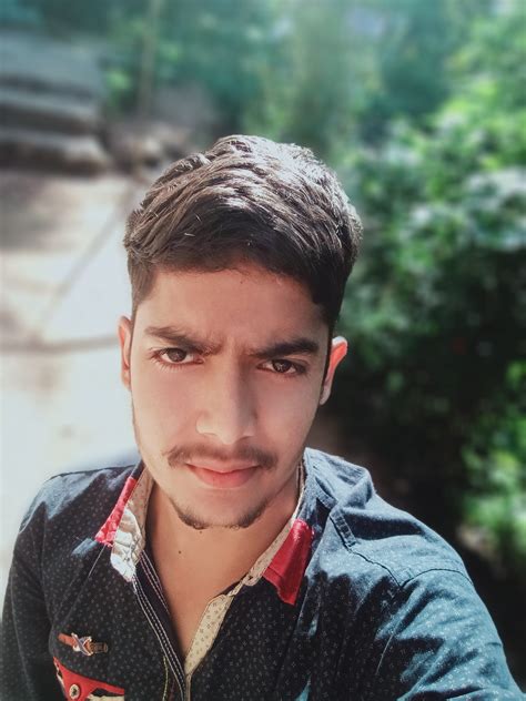 about anshul medium