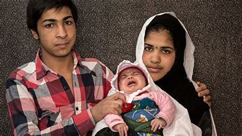 این پسربچه ۱۳ ساله ایرانی پدر شد عکس باورنکردنی