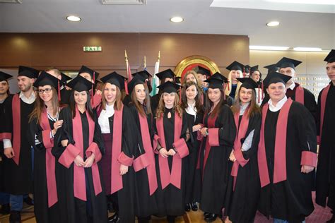 УНСС Магистрите и бакалаврите от „Регионално развитие“ се дипломираха