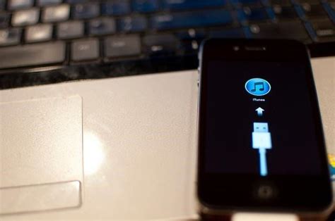 Is It Illegal To Root Your Android Or Jailbreak Your IPhone