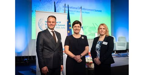 Развитието на технологиите и улеснено движение на стоки изискват извънредни усилия за защитата