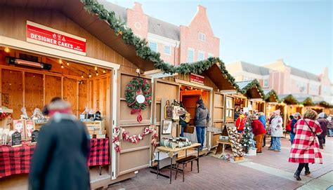 Unwrapping Pellas Delightful Small Town Christmas Scene Visit Pella
