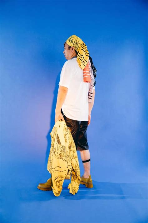 100 素人 我们请来一位62岁的「上海爷叔」穿angel Chen拍大片 搜狐大视野 搜狐新闻