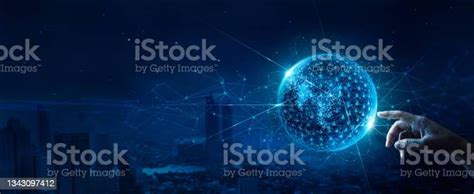 고객 글로벌 구조 네트워킹 및 데이터 교환 연결 디지털 마케팅 소셜 미디어 통신 네트워크 인터넷 비즈니스 및 소셜 네트워크를