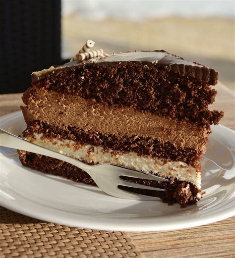 Брзо и лако Торта од три врсте чоколаде 30 04 2017 Sputnik Србија