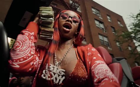 Hip Hop Star Sexyy Red Gets Body Shamed Because She Never Had Any Surgeries