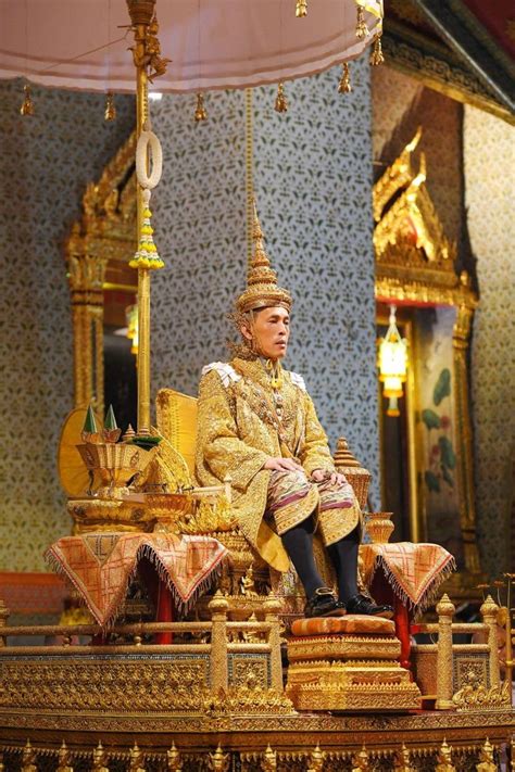 รวมรูปภาพของ ในหลวง พระราชินี โปรดเกล้าฯ พระราชทานพระบรมฉายาลักษณ์