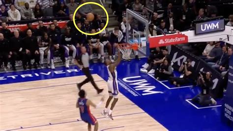 Deaaron Foxs Dunk Blunder Goes Viral