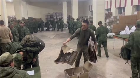 မြောက်ကိုရီးယားစစ်သားများ၏ ဗီဒီယိုကို ရုရှားရှေ့တန်းသို့ မပို့ဆောင်မီ တွေ့ရစဉ် Youtube