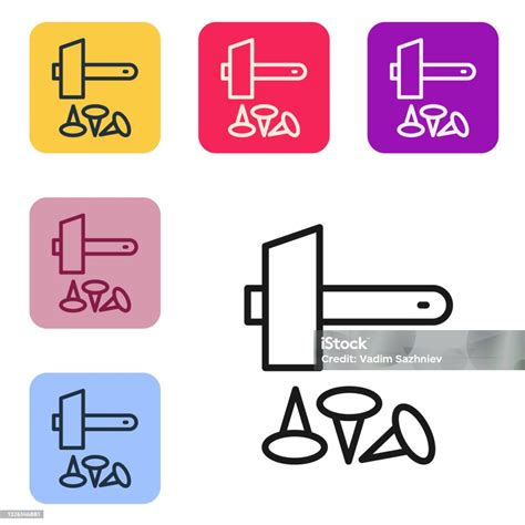 흰색 배경에 고립 된 예수 그리스도 아이콘의 검은 선 십자가 망치와 오래된 손톱 성금요일 예수 그리스도의 열정 색상 정사각형 단추로 아이콘을 설정합니다 벡터 가시에 대한