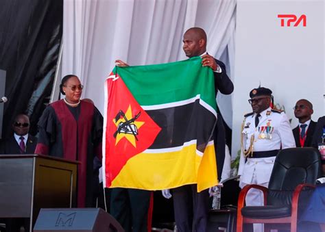 Daniel Chapo Assume Presidência Da República De Moçambique › Tpa Online