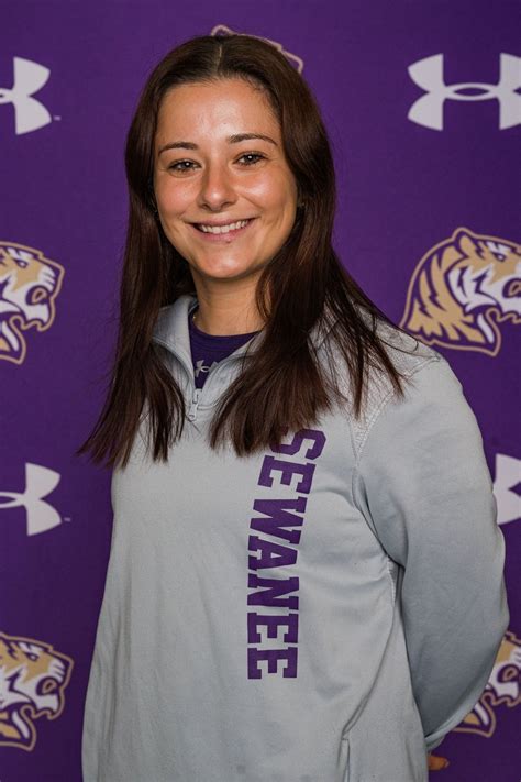 Jenn Leahy Nil Profile Opendorse