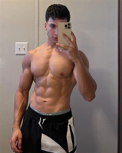 Selfie R Hotmaleselfies