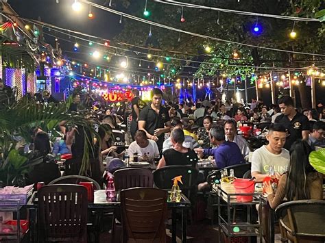 ភ្ញៀវទេសចរណ៍ជិត៥០ម៉ឺននាក់ទៅលេងខេត្តព្រះសីហនុក្នុងឱកាសព្រះរាជពិធីបុណ្យអុំទូក