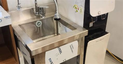 급하게 문의 드렸는데 친절하게 상담해주시고 일처리도 꼼꼼하게 잘 해주셨습니다 ~ 비용도 더 들었는데 더 안받으시고 서비스처리 해