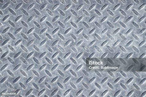 그런 지 착용된 녹슨 산업 검사기 플레이트 배경 텍스처 양각 제기 다이아몬드 트 레드 패턴 벽지 0명에 대한 스톡 사진 및 기타 이미지 Istock