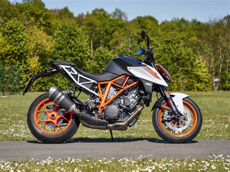 Ktm 1290 Superduke R 2017 2019 Review