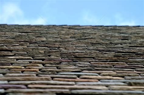 屋顶顶材料住宅天空瓷砖蓝色房子马赛克建筑学防风雨财产高清图片下载 正版图片320341474 摄图网