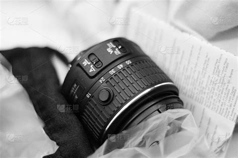 第一个单反镜头