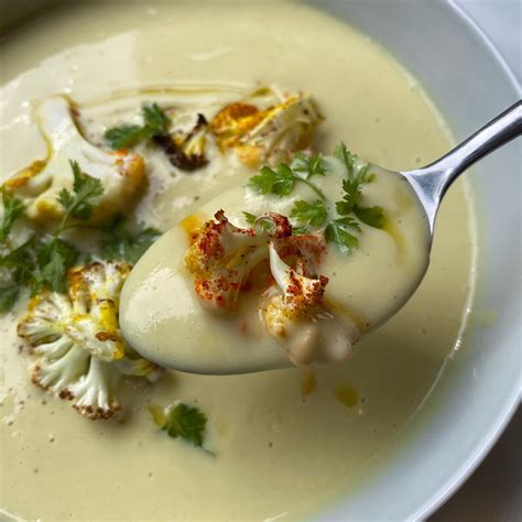 로컬릿 오늘은 쌀쌀해진 날씨에 어울리는 제주 콜리플라워 수프를 준비했어요 구운 콜리플라워로