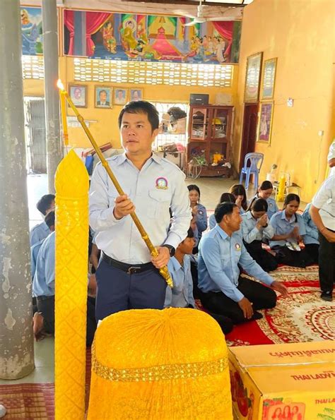 ស ស យ ក ក្រុងព្រៃវែង បាននាំយកទេយ្យទាន គ្រឿងបរិក្ខារ និងថវិកា របស់ឯកឧត្តមអភិសន្តិបណ្ឌិត ស សុខា