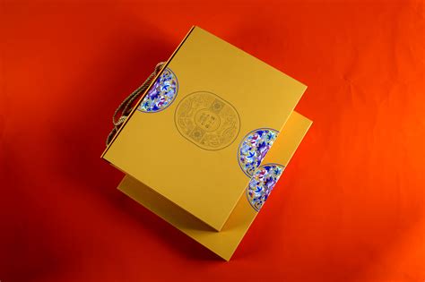 中秋月饼大饼装手提实惠版包装人内部作品包装人 全球创意包装设计网 专业礼盒包装盒设计打样定制定做生产一条龙服务公司 包装设计工具站