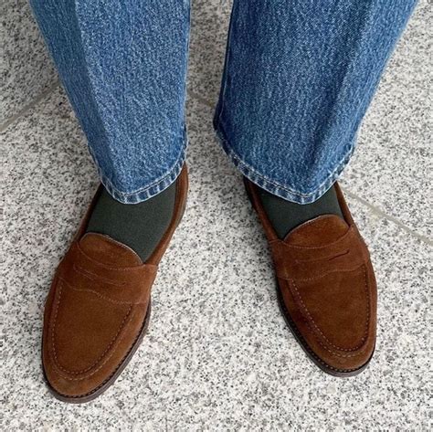 오르디나리오 ⠀ 양말컬러만 바꾸기 톤온톤무드로 부담없이 시도해보기 좋아보여요 미드그레이 실켓양말이 차콜 울팬츠에 너무 잘 붙네요 Instagram