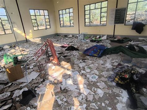 မြင်းခြံမှာ လေကြောင်းတိုက်ခိုက်မှုကြောင့် ကလေးငယ် ၃ ဦးနဲ့ ကာကွယ်ရေးအဖွဲ့ဝင်အပါ ၁၈ ဦး သေဆုံး