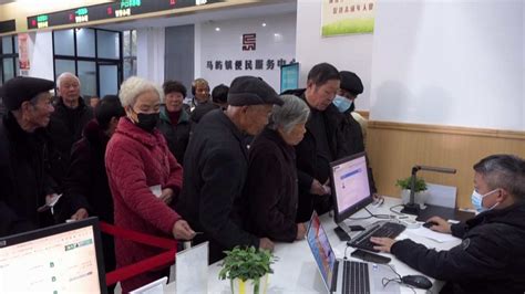 真方便！“家门口”就能办理老年人优待证